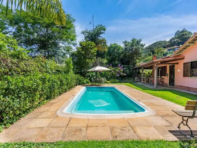 Casa / Sobrado para Venda em Petrópolis/RJ Bonsucesso 3 Quartos