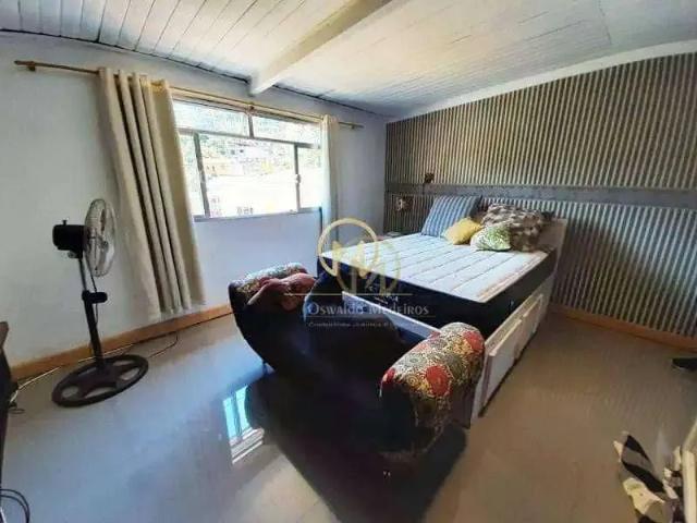 Casa / Sobrado para Venda em Petrópolis/RJ Duchas 3 Quartos