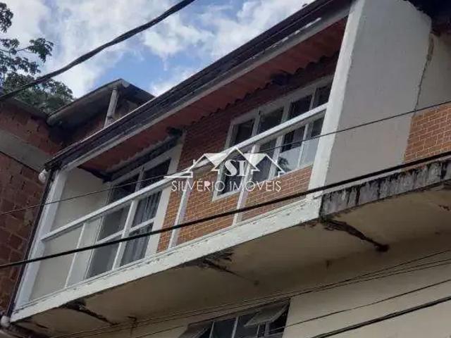 Casa / Sobrado para Venda em Petrópolis/RJ Duchas 3 Quartos