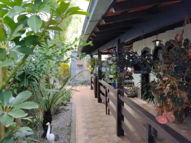 Casa / Sobrado para Venda em Petrópolis/RJ Estrada da Saudade 4 Quartos