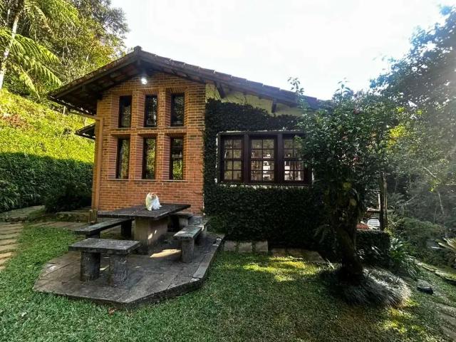 Casa / Sobrado para Venda em Petrópolis/RJ Fazenda Inglesa 3 Quartos