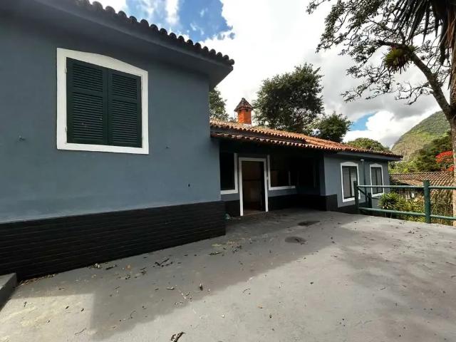 Casa / Sobrado para Venda em Petrópolis/RJ Fazenda Inglesa 4 Quartos