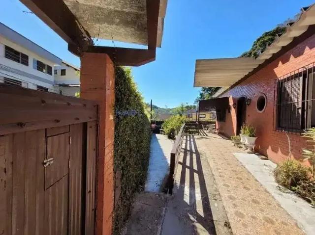 Casa / Sobrado para Venda em Petrópolis/RJ Independência 4 Quartos