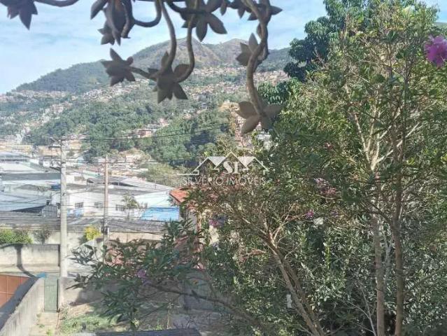 Casa / Sobrado para Venda em Petrópolis/RJ Itamarati 4 Quartos