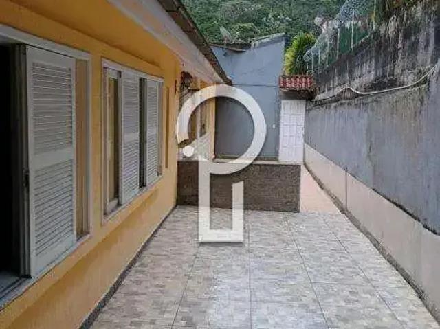 Casa / Sobrado para Venda em Petrópolis/RJ Nogueira 3 Quartos