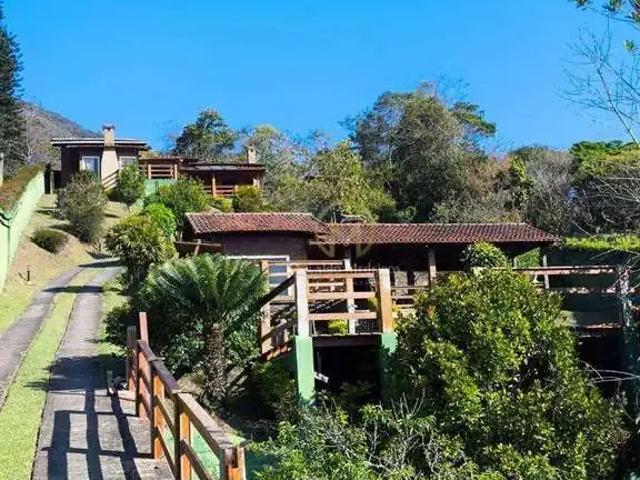 Casa / Sobrado para Venda em Petrópolis/RJ Samambaia 3 Quartos