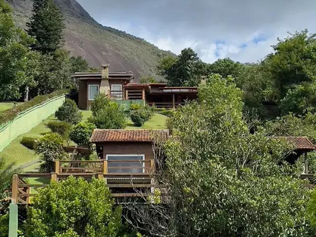 Casa / Sobrado para Venda em Petrópolis/RJ Samambaia 3 Quartos