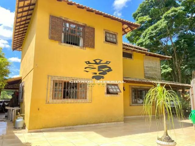Casa / Sobrado para Venda em Petrópolis/RJ Samambaia 3 Quartos