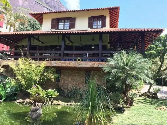 Casa / Sobrado para Venda em Petrópolis/RJ Samambaia 4 Quartos