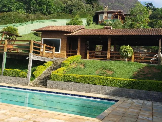 Casa / Sobrado para Venda em Petrópolis/RJ Samambaia 5 Quartos