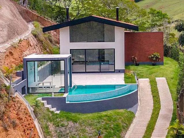 Casa / Sobrado para Venda em Petrópolis/RJ Pedro do Rio 3 Quartos