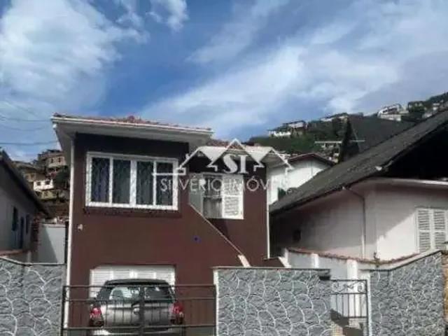 Casa / Sobrado para Venda em Petrópolis/RJ Quarteirão Brasileiro 3 Quartos