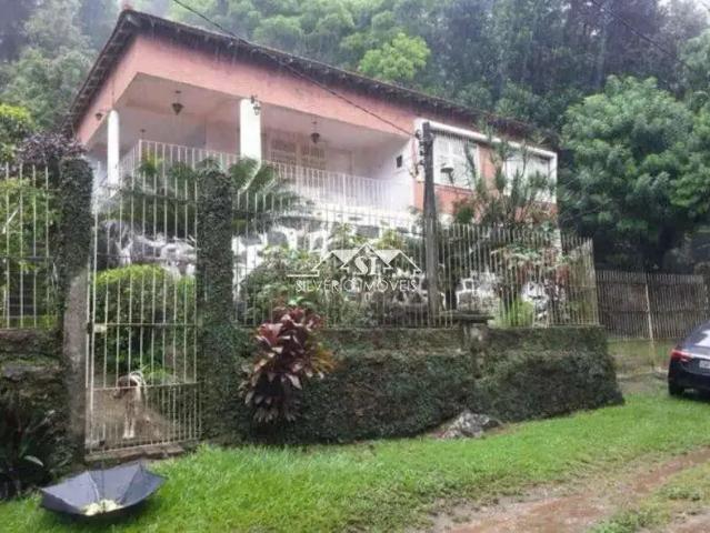 Casa / Sobrado para Venda em Petrópolis/RJ Quitandinha 3 Quartos