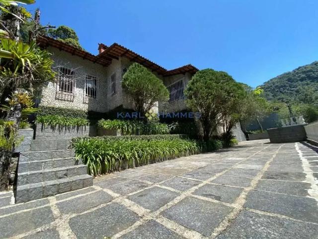 Casa / Sobrado para Venda em Petrópolis/RJ Quitandinha 3 Quartos