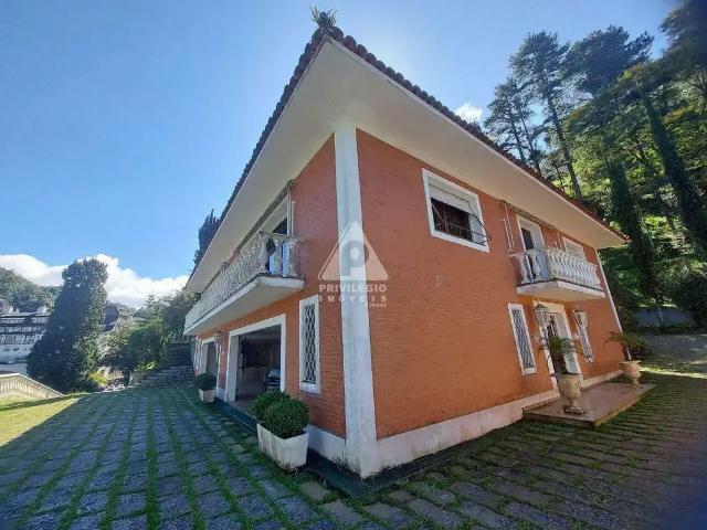Casa / Sobrado para Venda em Petrópolis/RJ Quitandinha 4 Quartos