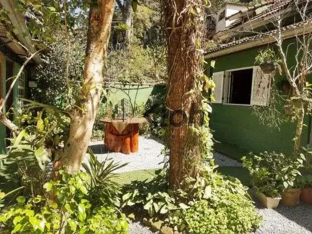 Casa / Sobrado para Venda em Petrópolis/RJ Quitandinha 5 Quartos