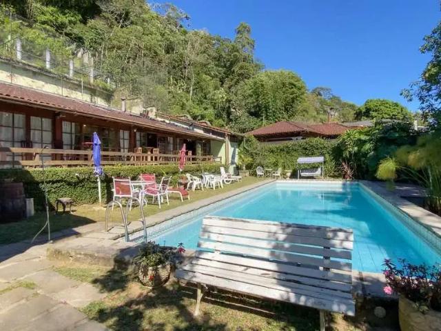 Casa / Sobrado para Venda em Petrópolis/RJ Quitandinha 6 Quartos
