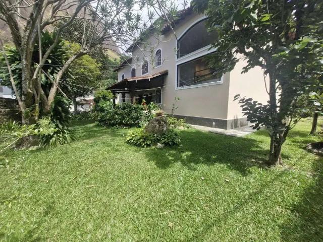 Casa / Sobrado para Venda em Petrópolis/RJ Retiro 4 Quartos