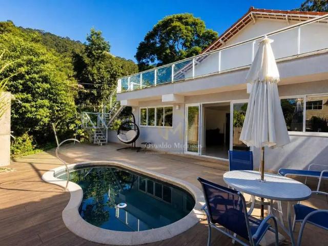 Casa / Sobrado para Venda em Petrópolis/RJ Retiro 4 Quartos