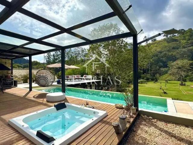 Casa / Sobrado para Venda em Petrópolis/RJ Vale das Videiras 3 Quartos