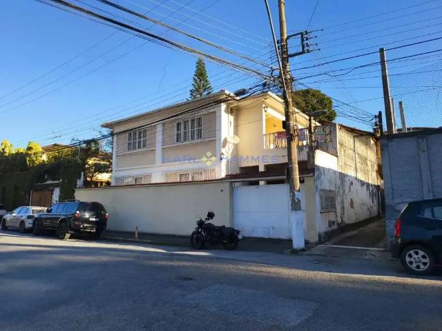 Casa / Sobrado para Venda em Petrópolis/RJ Valparaíso 4 Quartos