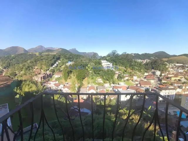 Casa / Sobrado para Venda em Petrópolis/RJ Valparaíso 4 Quartos