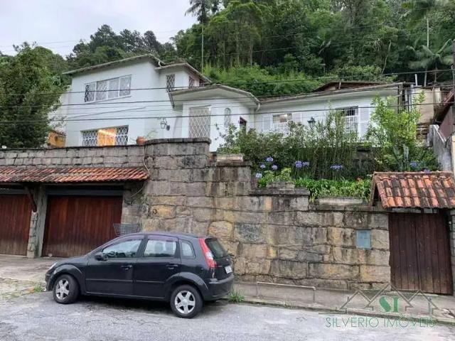 Casa / Sobrado para Venda em Petrópolis/RJ Valparaíso 4 Quartos
