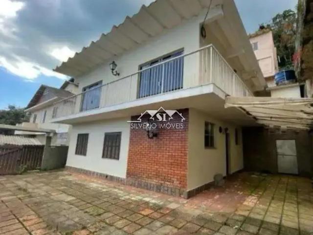 Casa / Sobrado para Venda em Petrópolis/RJ Valparaíso 5 Quartos