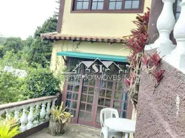 Casa / Sobrado para Venda em Petrópolis/RJ Valparaíso 5 Quartos