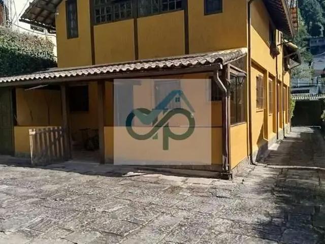 Casa / Sobrado para Venda em Petrópolis/RJ Valparaíso 5 Quartos
