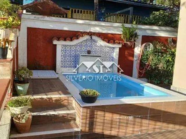 Casa / Sobrado para Venda em Petrópolis/RJ Valparaíso 5 Quartos