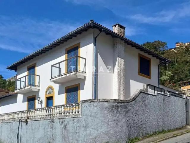 Casa / Sobrado para Venda em Petrópolis/RJ Valparaíso 6 Quartos