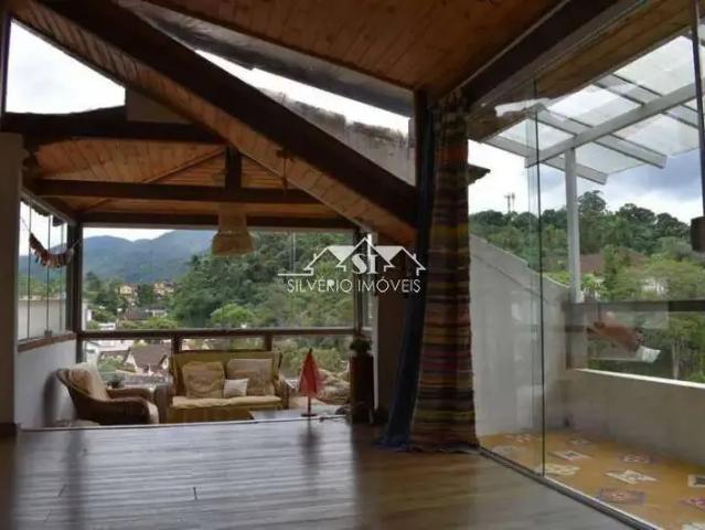 Casa / Sobrado para Venda em Petrópolis/RJ Valparaíso 3 Quartos