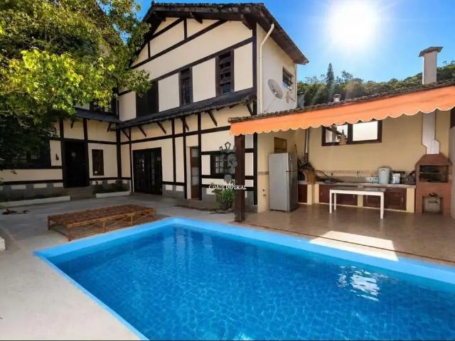 Casa / Sobrado para Venda em Petrópolis/RJ Valparaíso 3 Quartos