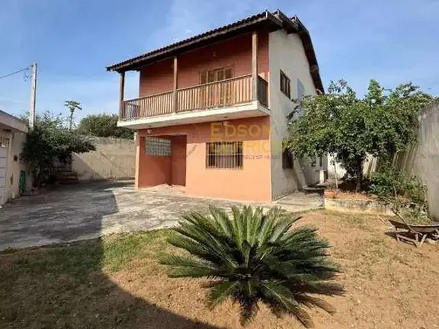 Casa / Sobrado para Venda em Pindamonhangaba/SP Triângulo 4 Quartos