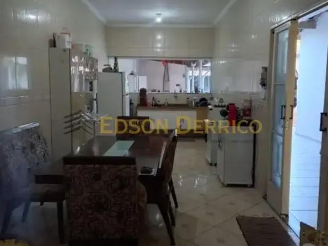 Casa / Sobrado para Venda em Pindamonhangaba/SP Vila Suiça 3 Quartos