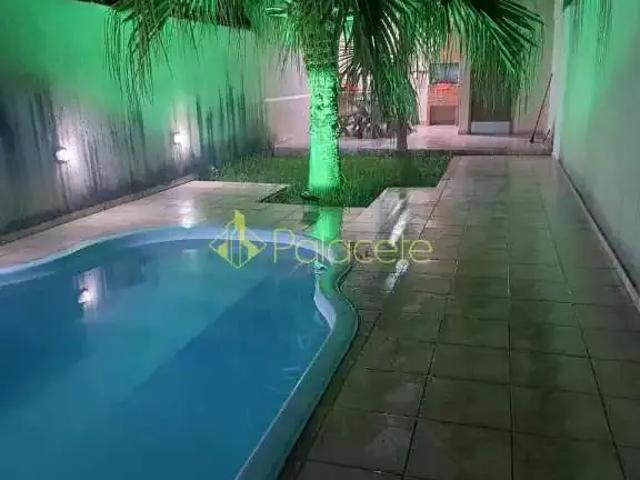 Casa / Sobrado para Venda em Pindamonhangaba/SP Vila São Benedito 3 Quartos
