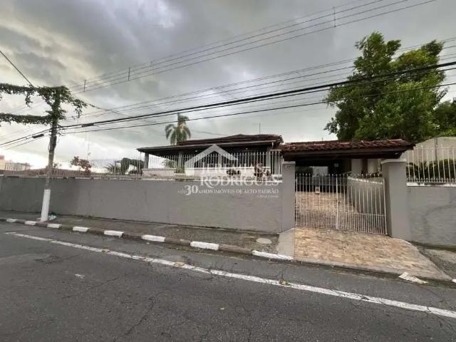 Casa / Sobrado para Venda em Pindamonhangaba/SP Centro 3 Quartos