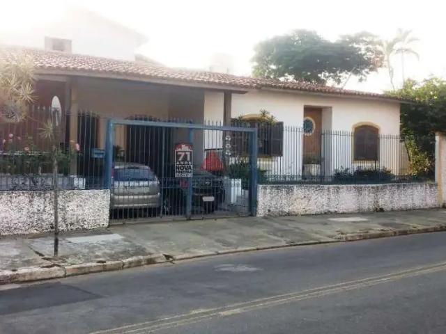 Casa / Sobrado para Venda em Pindamonhangaba/SP Centro 3 Quartos