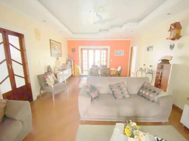 Casa / Sobrado para Venda em Pindamonhangaba/SP Conjunto Habitacional Terra dos Ipês II Fase II 3 Quartos
