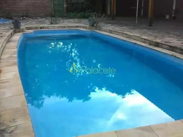 Casa / Sobrado para Venda em Pindamonhangaba/SP Jardim Carlota 5 Quartos