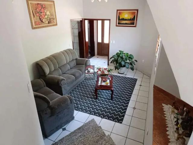 Casa / Sobrado para Venda em Pindamonhangaba/SP Jardim Rosely 3 Quartos