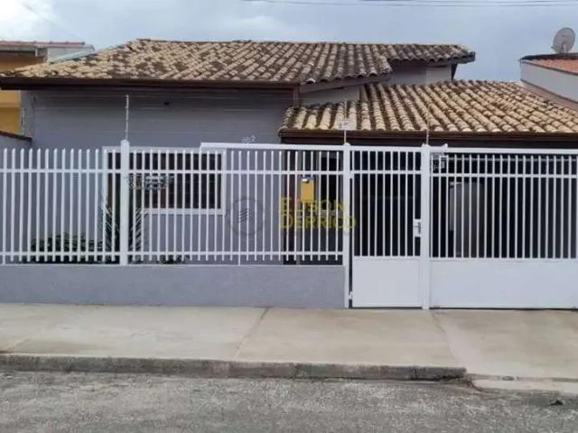 Casa / Sobrado para Venda em Pindamonhangaba/SP Mombaça 3 Quartos