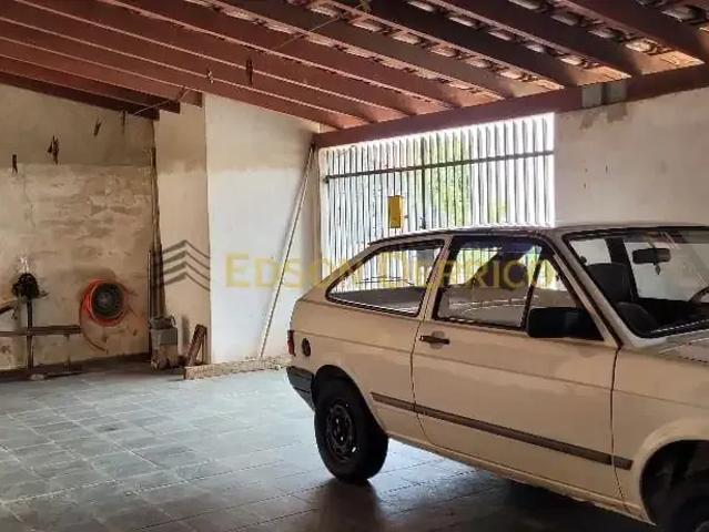 Casa / Sobrado para Venda em Pindamonhangaba/SP Mombaça 3 Quartos