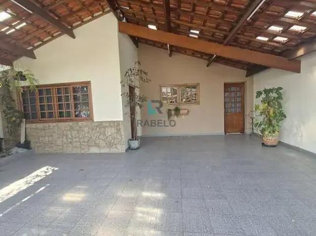 Casa / Sobrado para Venda em Pindamonhangaba/SP Moreira César 4 Quartos