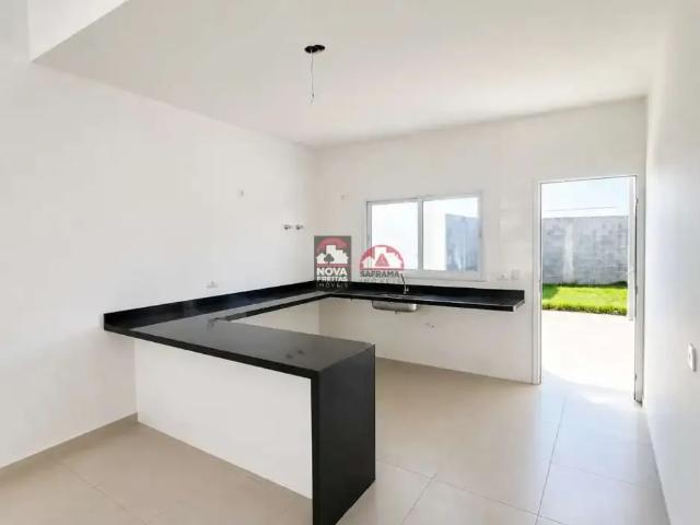 Casa / Sobrado para Venda em Pindamonhangaba/SP Parque Lago Azul 3 Quartos
