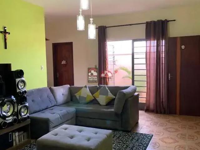 Casa / Sobrado para Venda em Pindamonhangaba/SP Parque São Domingos 4 Quartos