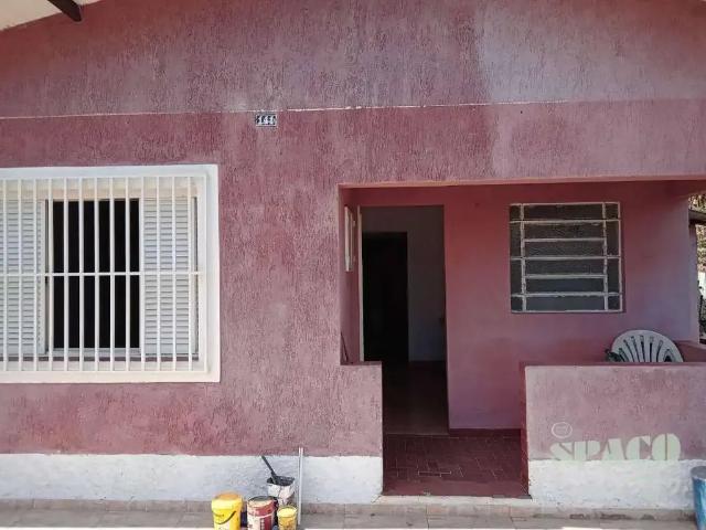 Casa / Sobrado para Venda em Pindamonhangaba/SP Quadra Coberta 3 Quartos