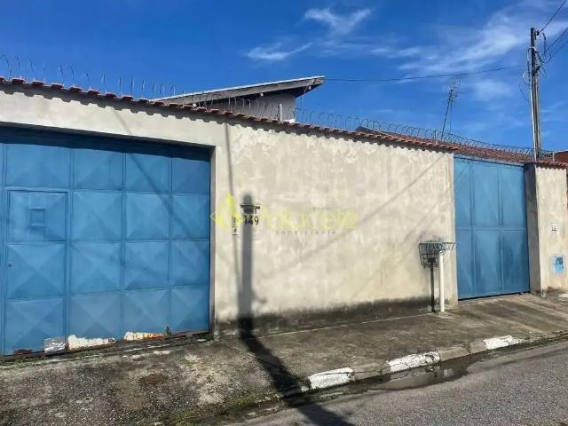 Casa / Sobrado para Venda em Pindamonhangaba/SP Residencial e Comercial Vila Verde 3 Quartos
