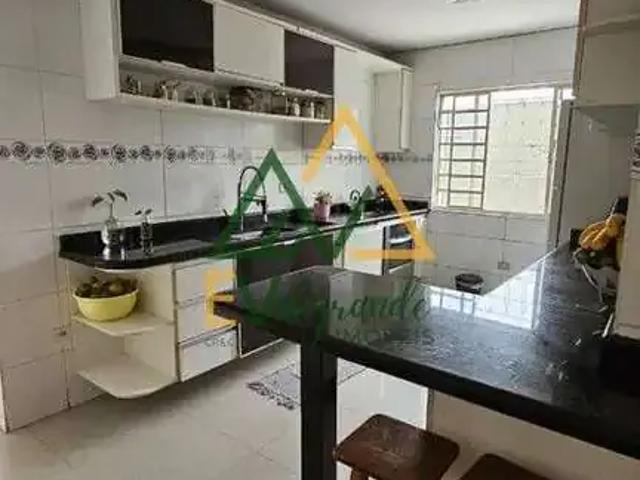 Casa / Sobrado para Venda em Pinhais/PR Alto Tarumã 4 Quartos